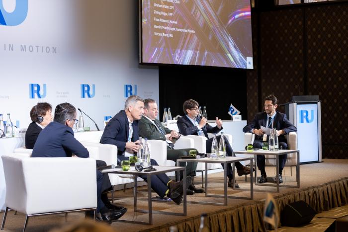 Driving competitiveness: IRU members set priorities at General Assembly ...